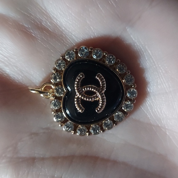 CHANEL | Jewelry | Chanel Black Heart Gold Cc Rhinestone ...